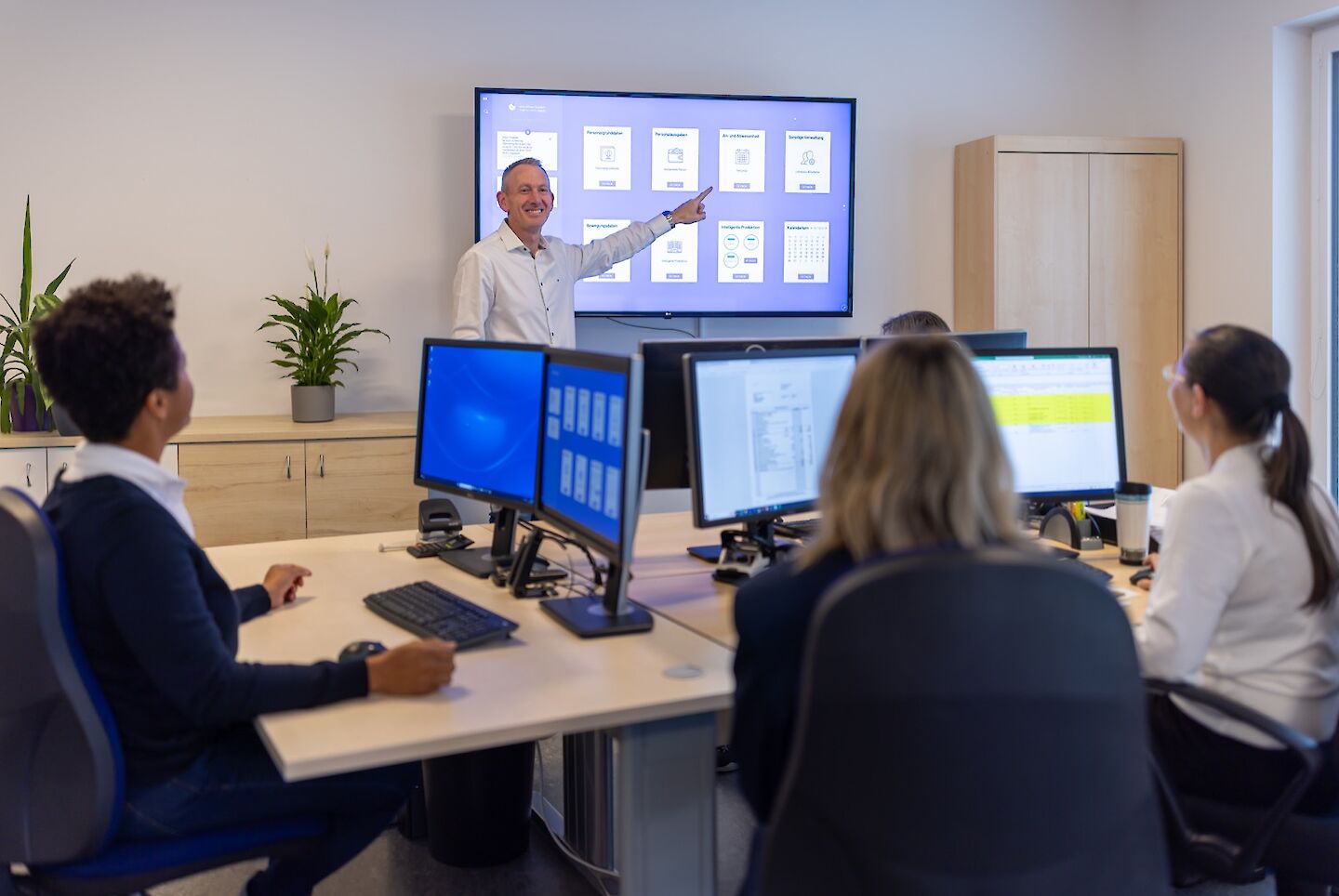 P&I Loga Software | aeveo Lohn und Gehalt